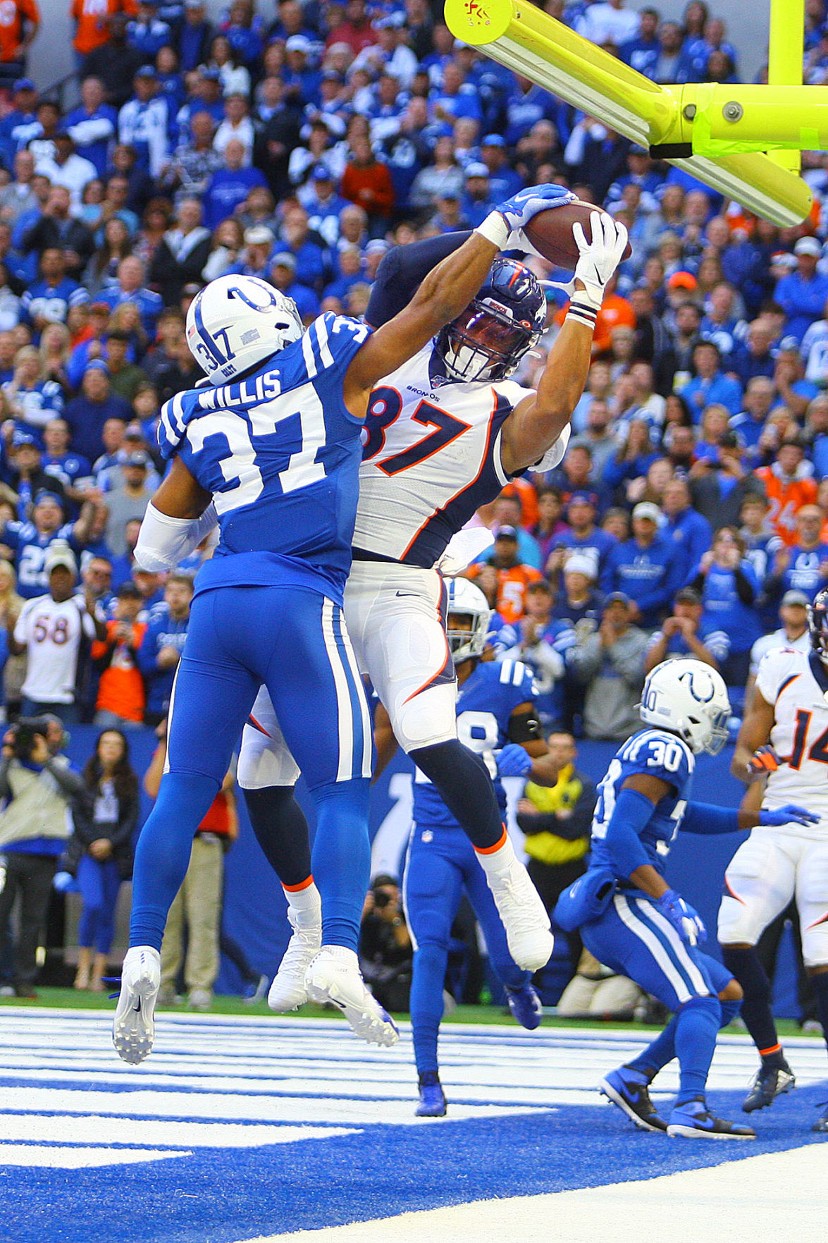 PHOTOS: Colts vs. Broncos | Multimedia | newsandtribune.com