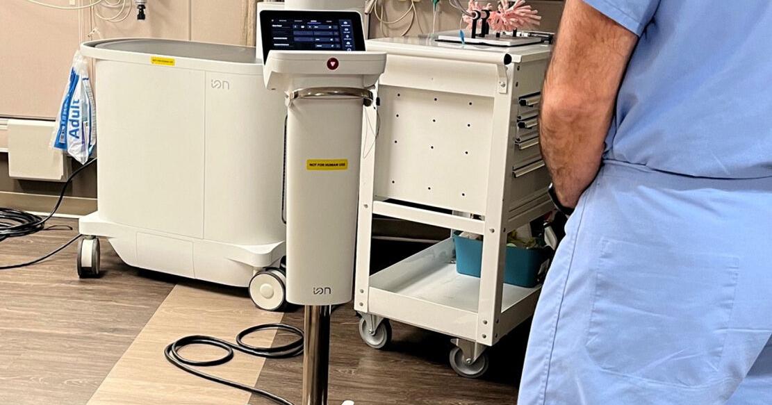 Baptist Health Floyd debuts new surgical robot | News | newsandtribune.com