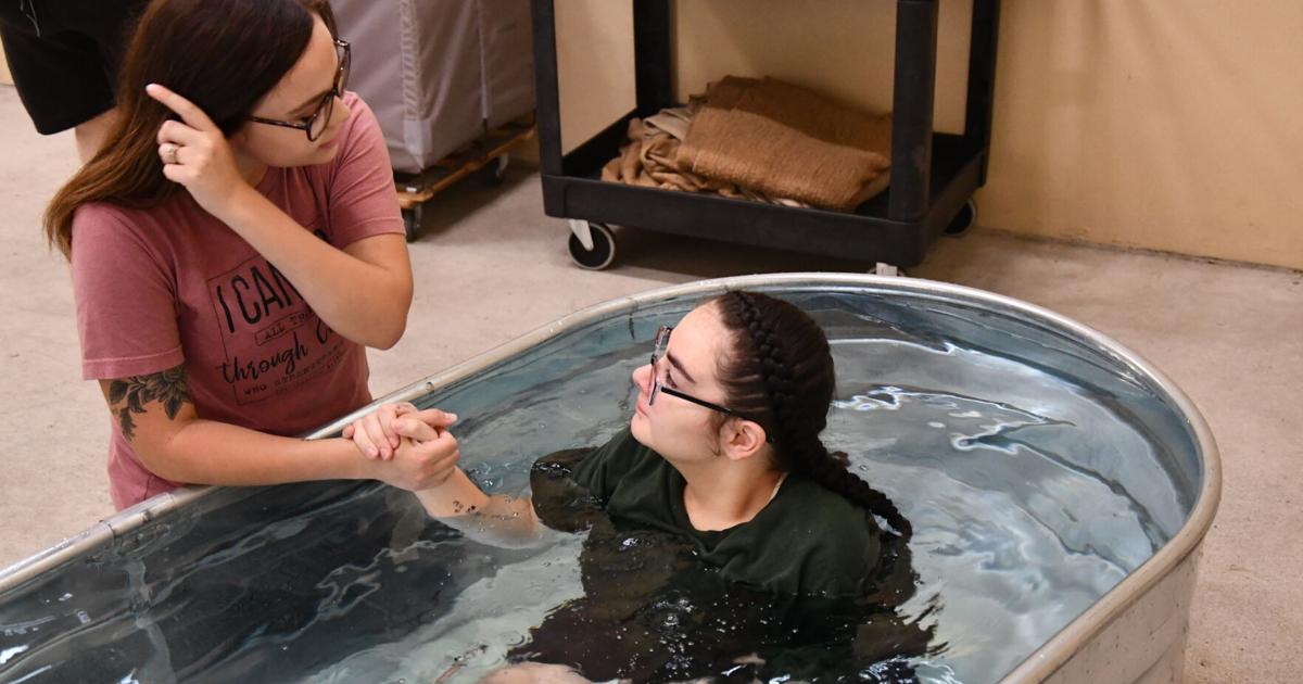 41 inmates baptized at Floyd County Jail | News | newsandtribune.com 41 inmates baptized at Floyd County Jail | News | newsandtribune.com