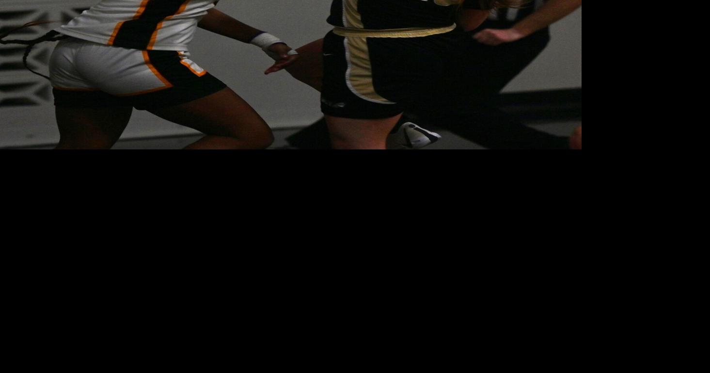 Henryville Emma McAfee layup | Sports | newsandtribune.com