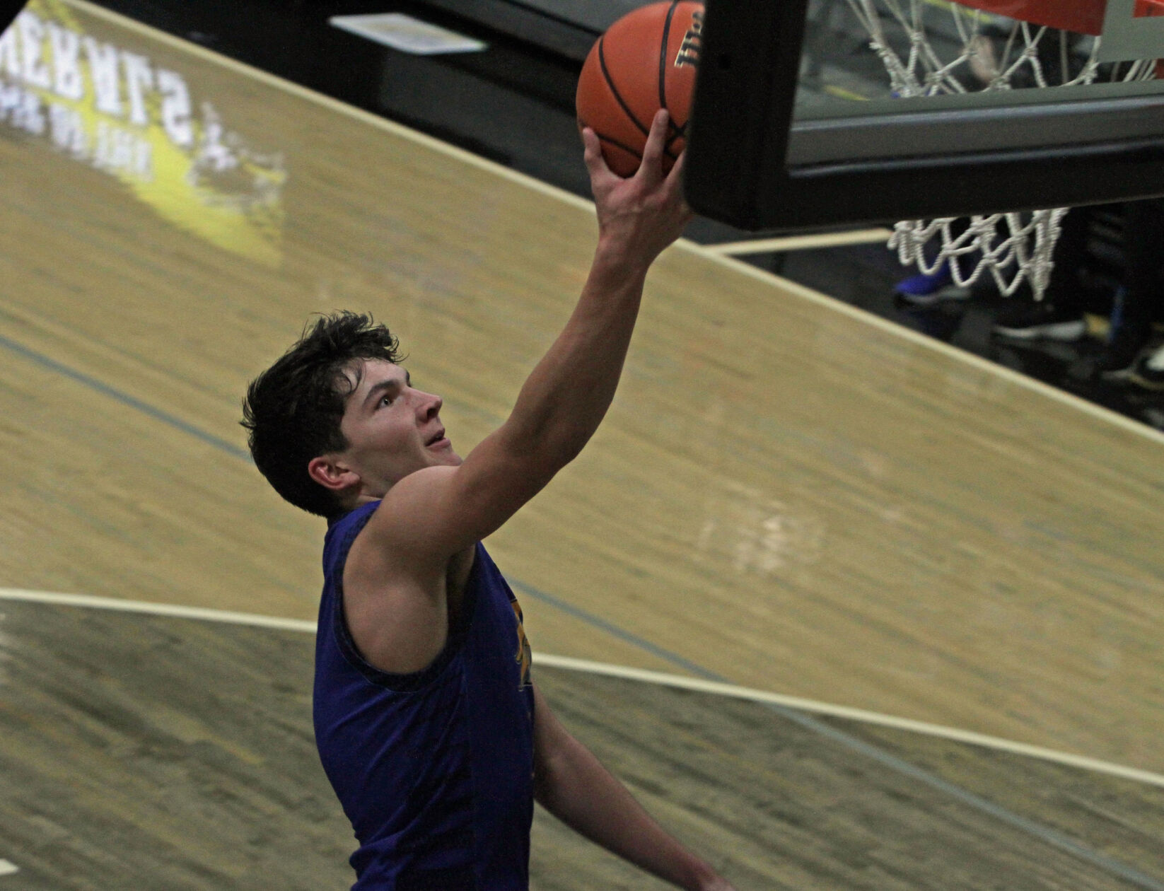 BOYS' BASKETBALL: Warriors improve to 4-0 with win at Clarksville ...