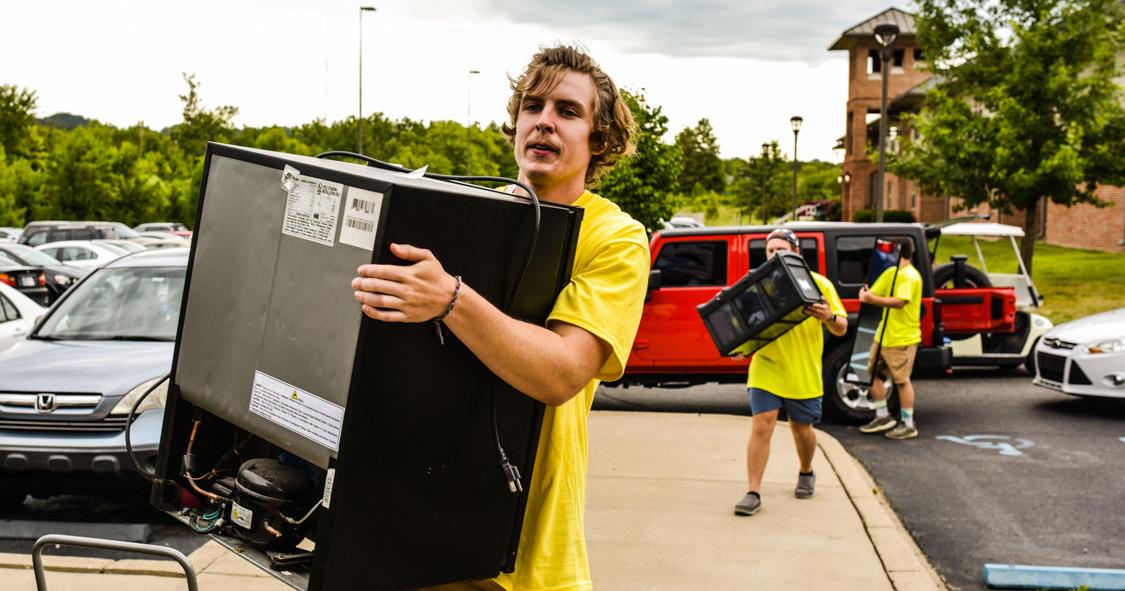 Indiana University Southeast students move into residence halls | News ...