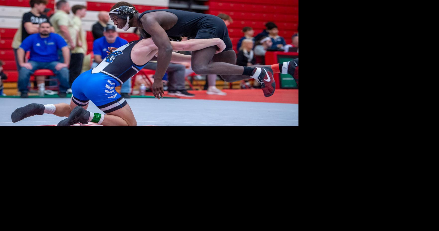 BOYS' WRESTLING ROUNDUP: Red Devils capture 4th straight sectional ...