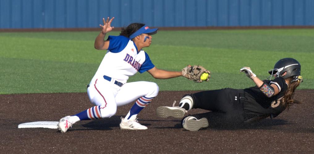 HIGH SCHOOL SOFTBALL: Dragons outlast Panthers for sectional title ...