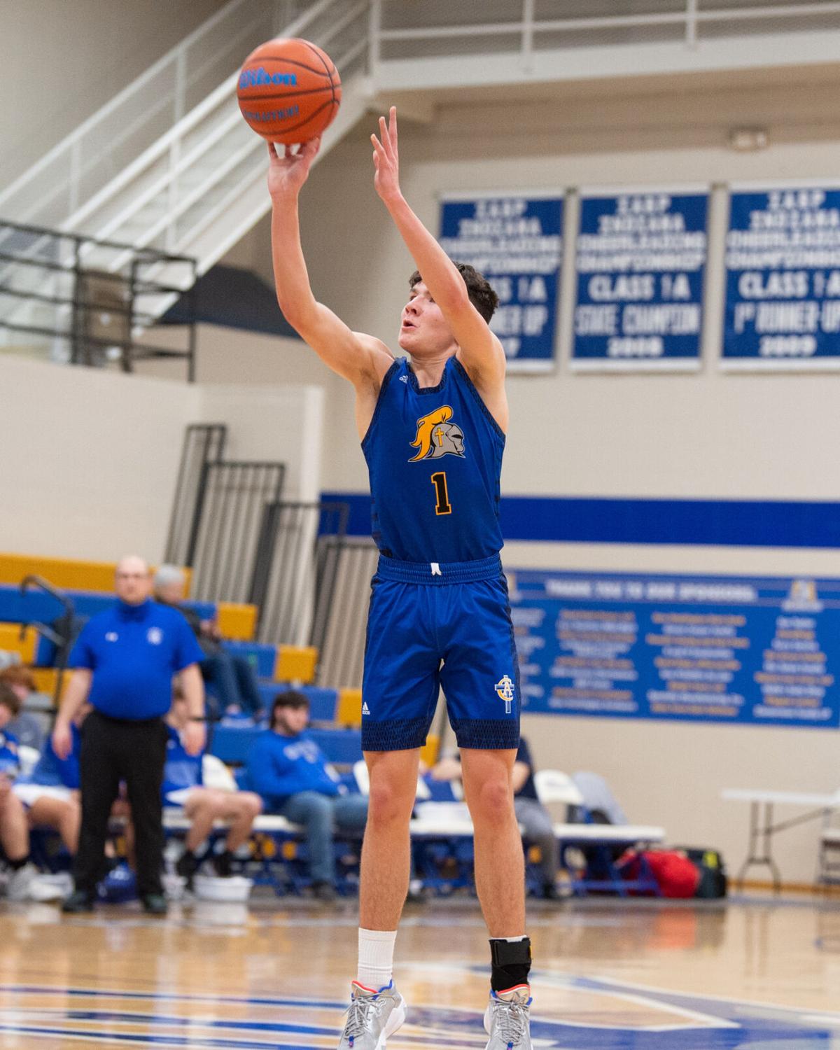 BOYS' BASKETBALL ROUNDUP: Renfro's big game lifts Warriors to win ...