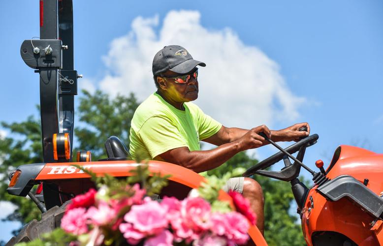 Utica's Curtis Wells the epitome of a good neighbor | News ...
