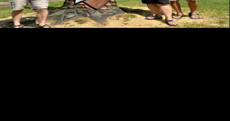 Southern Indiana artist transforms tree into symbol of love, unity ...