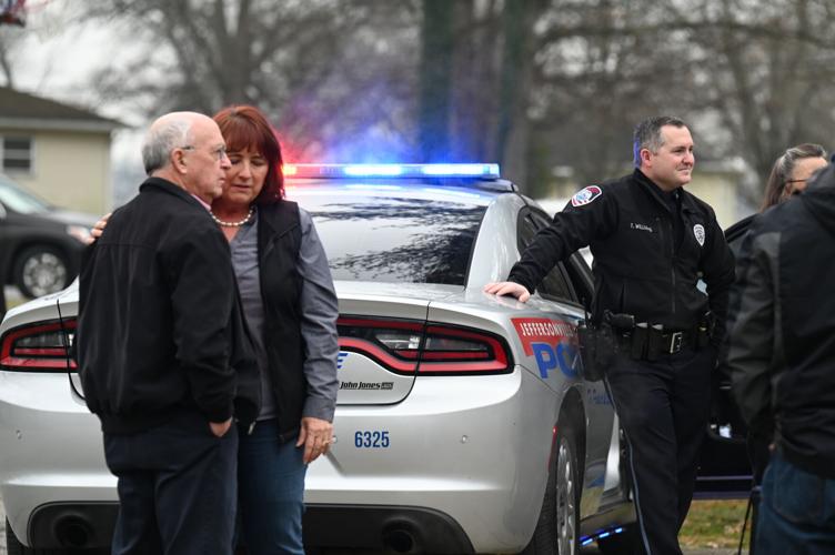 Jeffersonville honors worker who died from COVID-19 | News ...