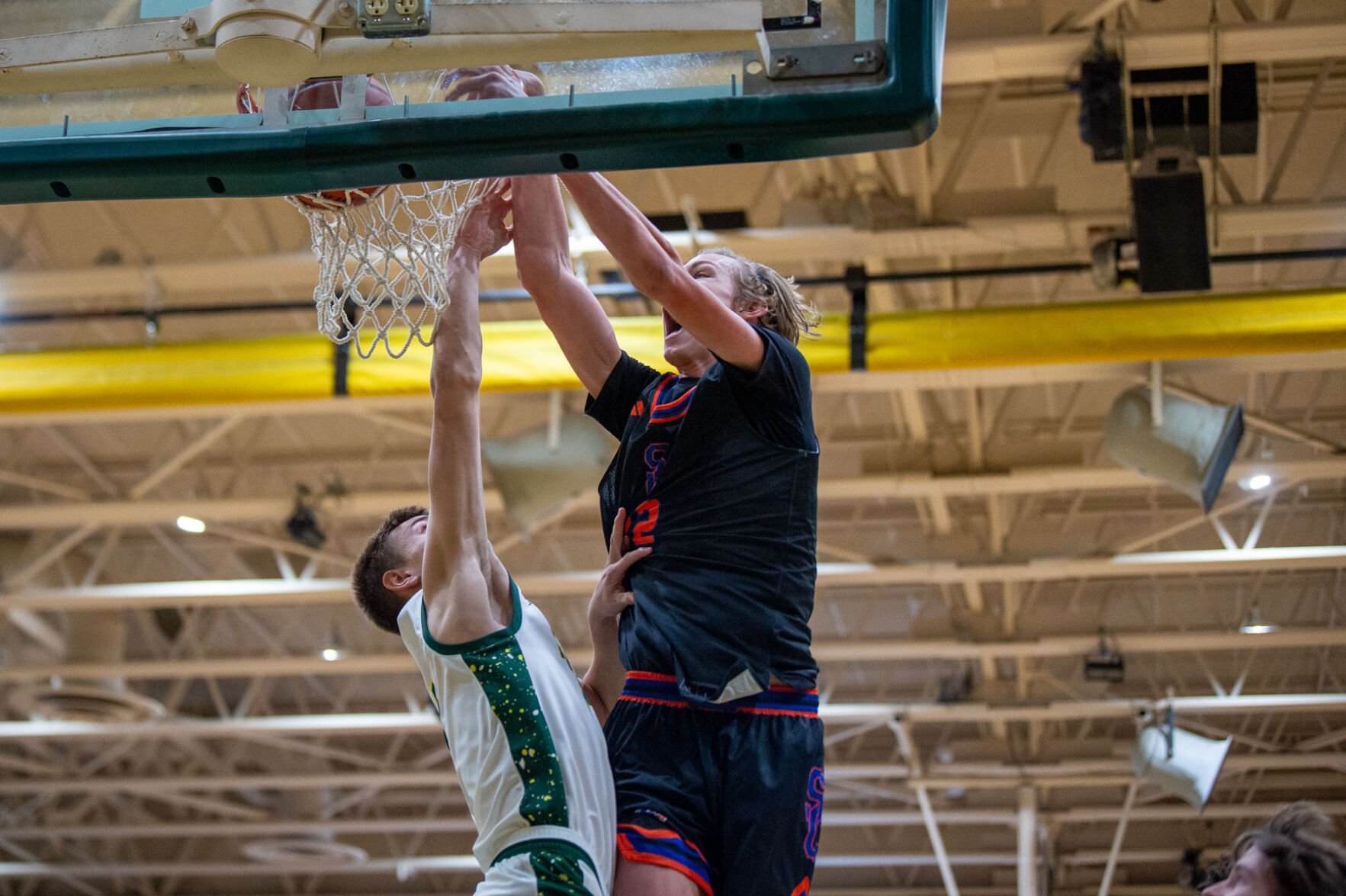 BOYS' BASKETBALL: Dragons dunk Highlanders in opener | Sports | newsandtribune.com