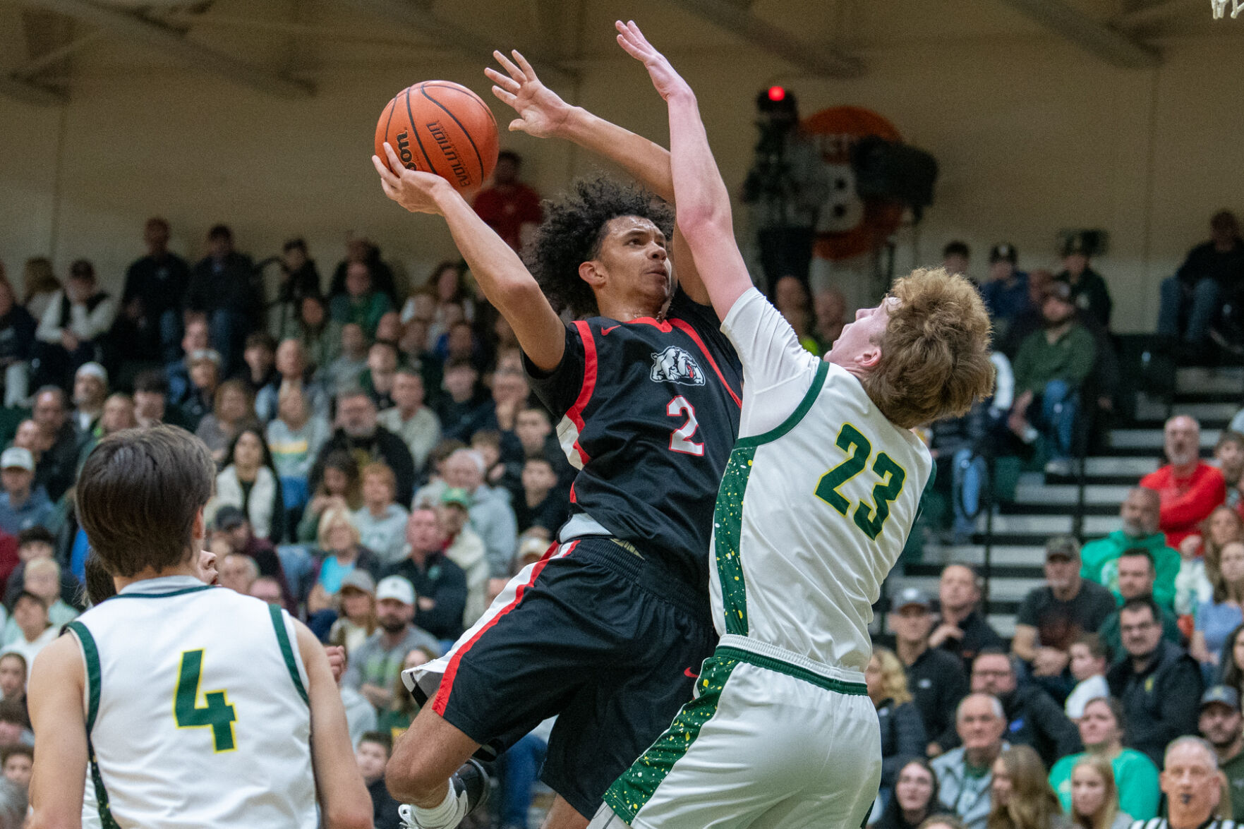 BOYS' BASKETBALL: New Albany rallies past Floyd Central - BVM Sports