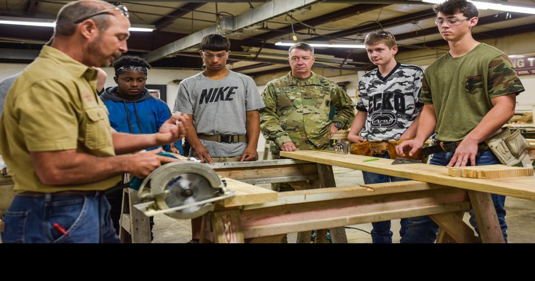 U.S. Army brigadier general visits Prosser Career Center | Education ...