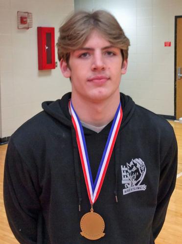 BOYS' WRESTLING: Sectional titles aplenty for Clark County grapplers ...