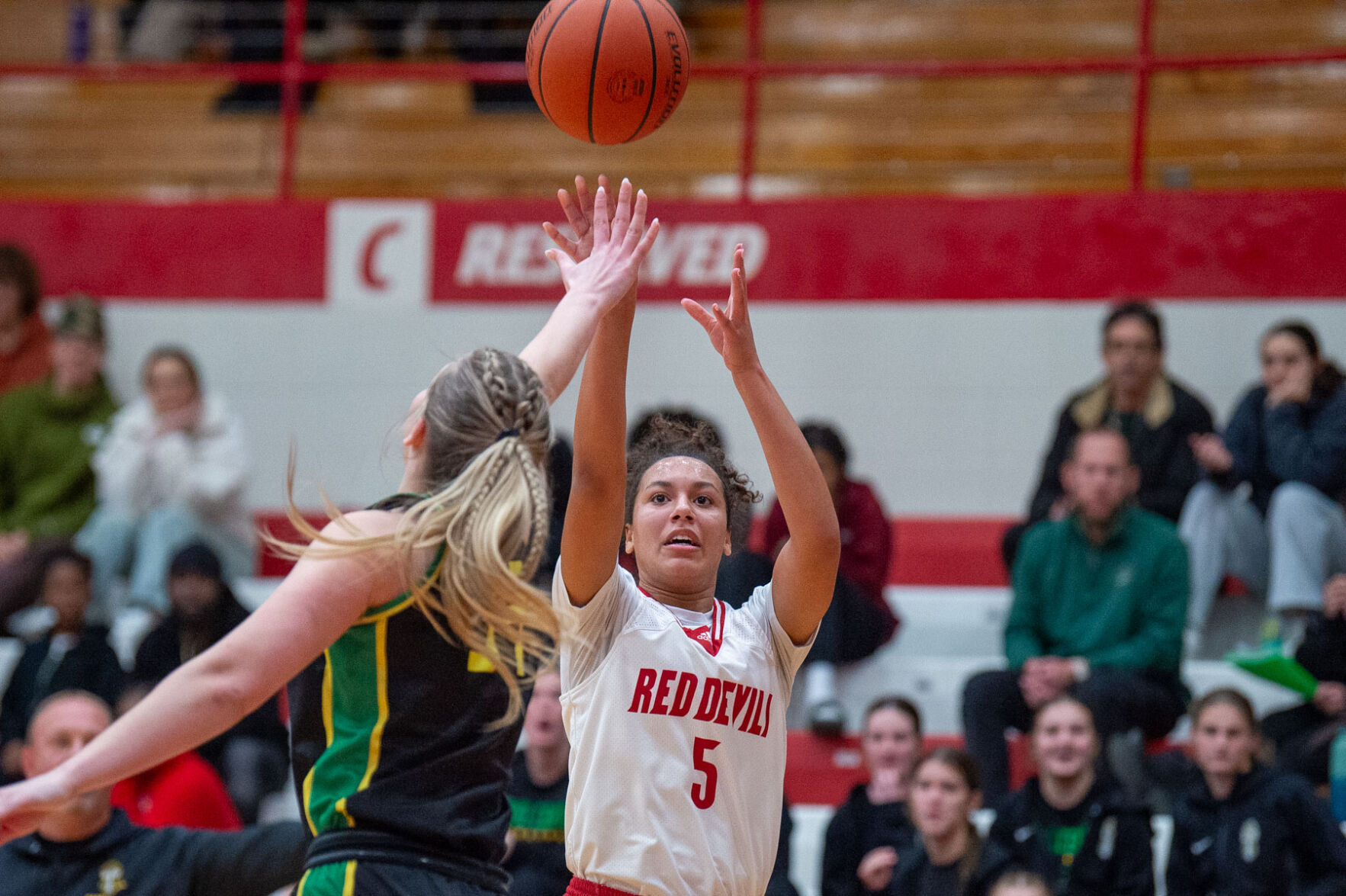 GIRLS' BASKETBALL: Highlanders improve to 6-0 with win over Red Devils ...