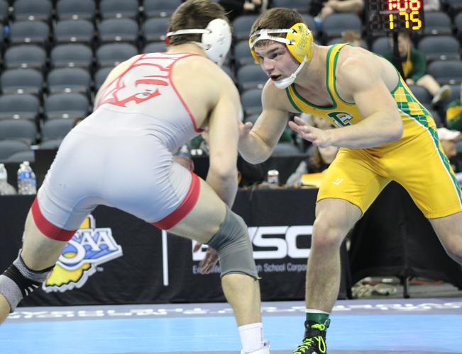 BOYS' WRESTLING: Five Highlanders advance to IHSAA State Finals ...