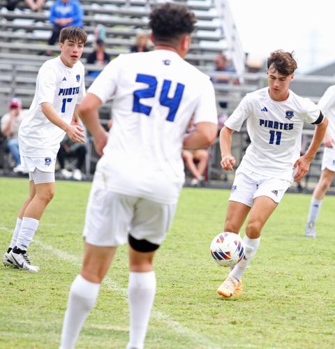 BOYS' SOCCER ROUNDUP: Pirates stay perfect with 8-0 win | Sports ...