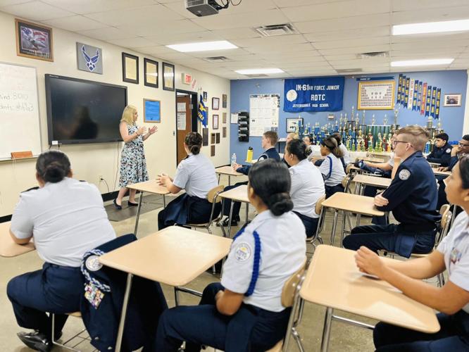 Houchin talks Trump, Biden investigation and local concerns during ...