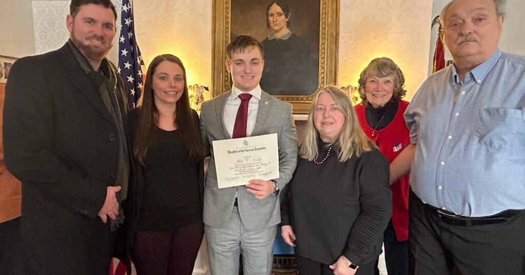 Piankeshaw Chapter DAR gives Good Citizen Award | News | newsandtribune.com