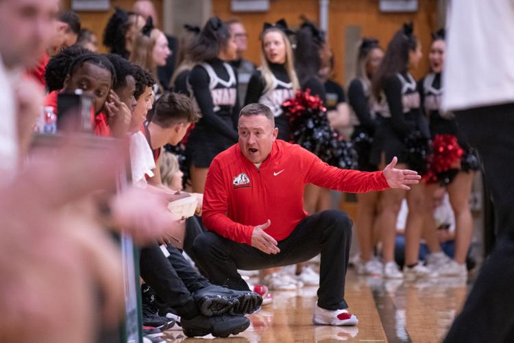 BOYS' BASKETBALL: Bulldogs run away from Highlanders | Sports ...