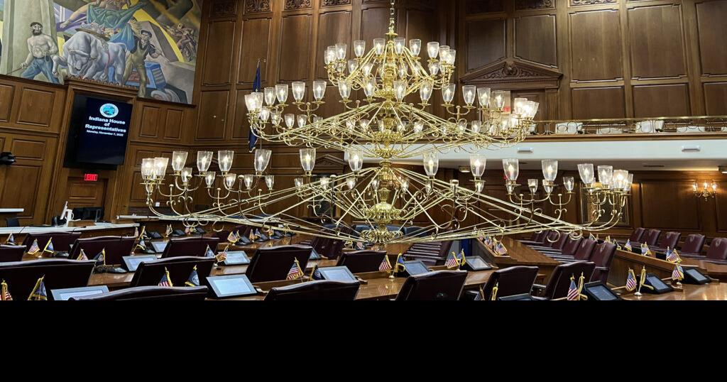Behind-the-scenes: Eye to eye with the Indiana House Chamber chandelier ...