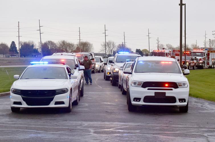White County police fire show appreciation to hospital staff with ...