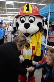 Walmart celebrates reopening | Business | newsbug.info