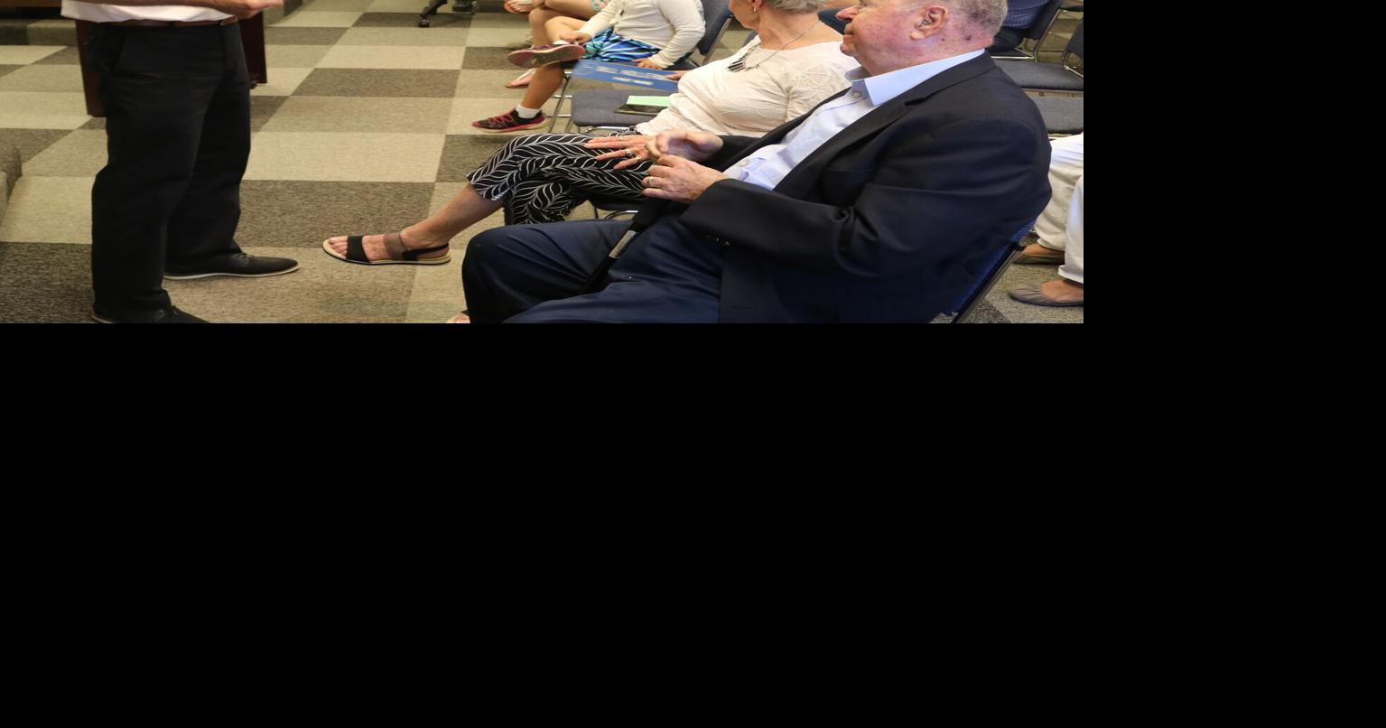 Hollerman's service to council honored at meeting | News | newsbug.info