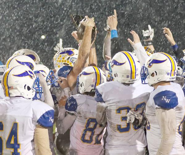 Vikings seal undefeated season with Midwest Conference title | Sports ...