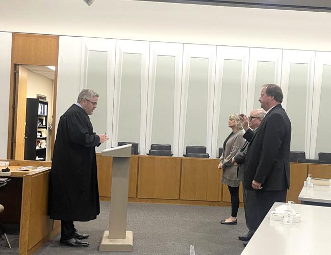 Iroquois County officials take oath of office | News | newsbug.info