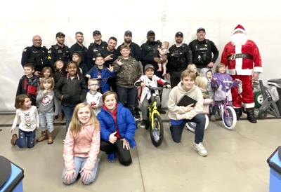 Watseka officers team with businesses to provide Shop with a Cop | News ...