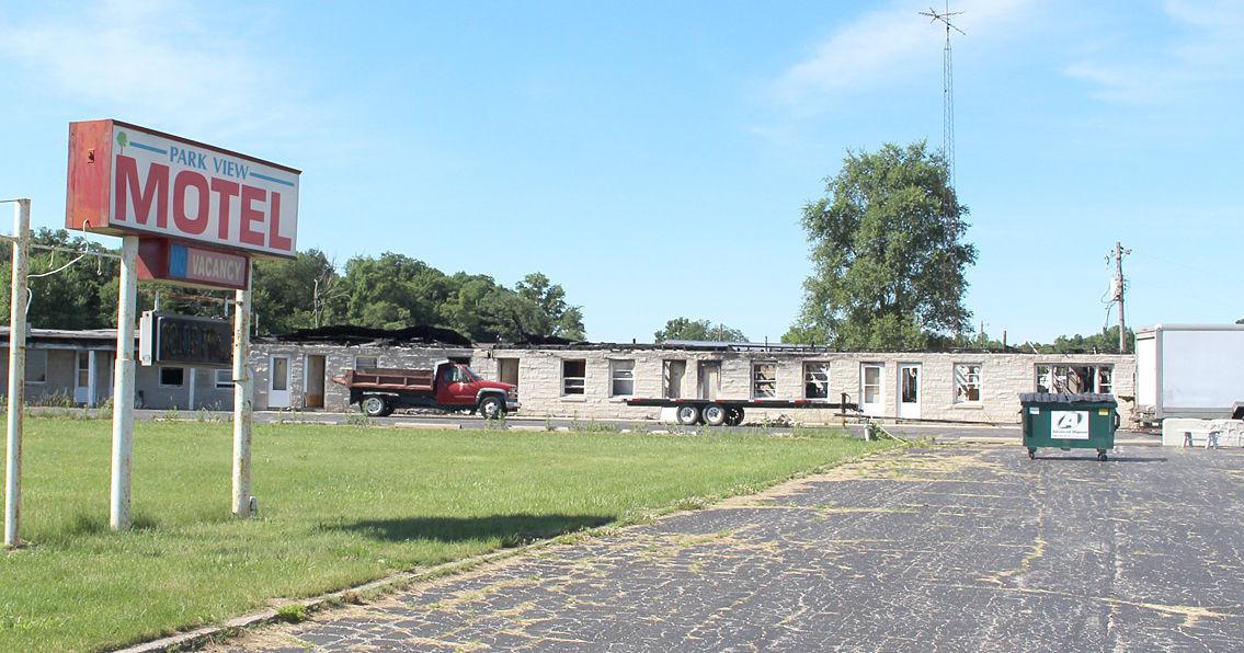 Fire-damaged motel being demolished | Monticello Herald Journal ...