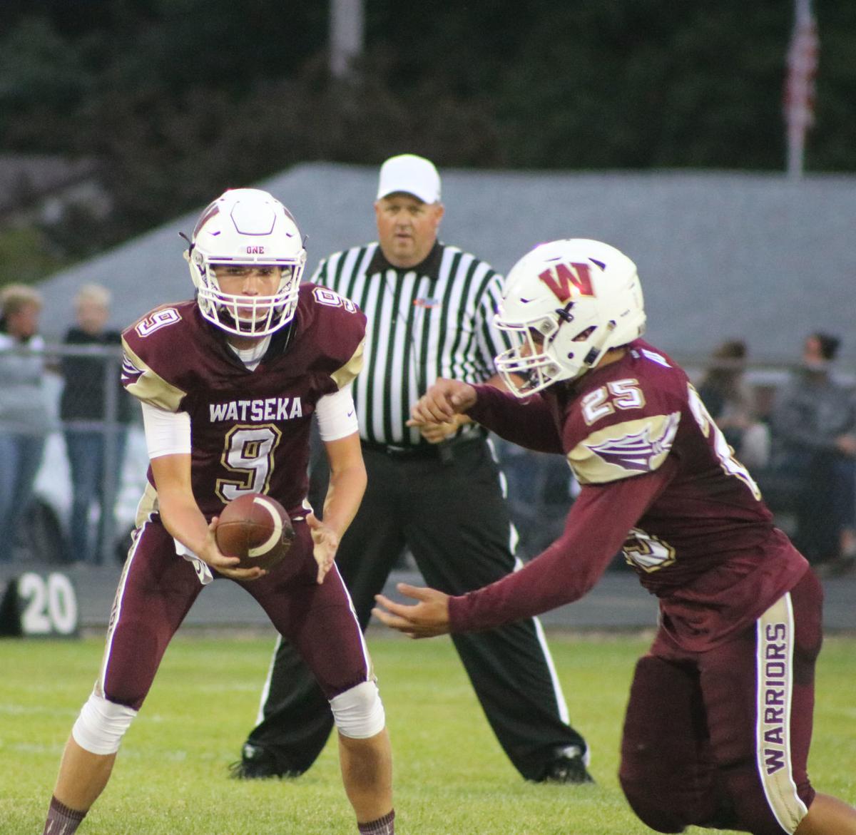 Watseka Warriors' football team defeats Salt Fork | Photos | newsbug.info