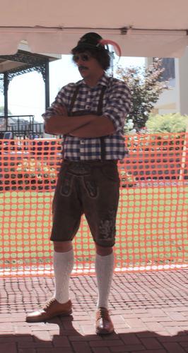 A perfect sunny day for Streets of Monticello Barktober Fest | News ...