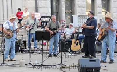 Pickin' and Grinnin' | Rensselaer Republican | newsbug.info