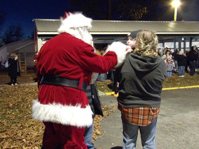 Wheatfield lights up for Christmas | News | newsbug.info