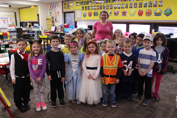 DES kindergarten learns to read fairy tales | | newsbug.info