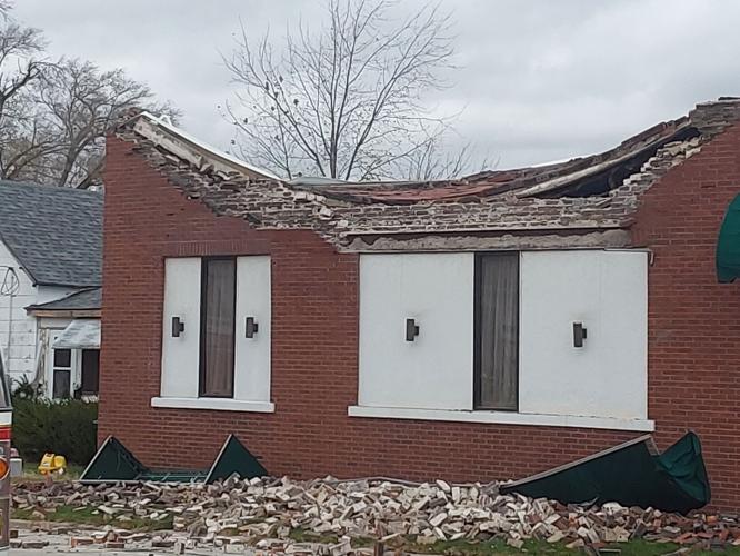 High winds cause partial roof collapse at Watseka funeral home | News ...