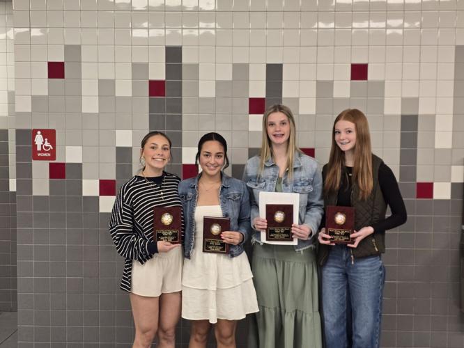 South Newton athletes honored at fall banquet | Sports | newsbug.info