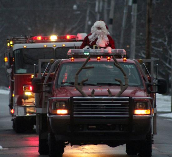 Santa Claus pays visit to Watseka | News | newsbug.info