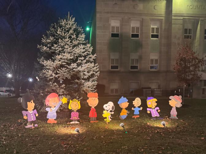 Covington High School students restore Christmas decorations | News ...