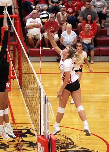 KVHS golfers continue winning ways, volleyball team evens mark at 5-5 ...