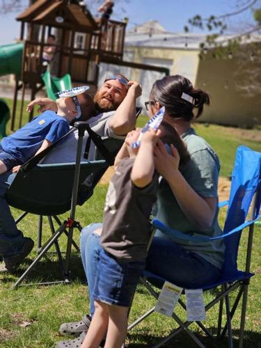 Area residents experience eclipse, heavy traffic | Newton County ...