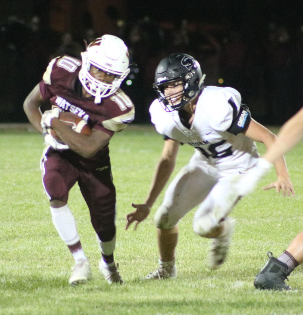 Watseka Warriors' football team defeats Salt Fork | Photos | newsbug.info
