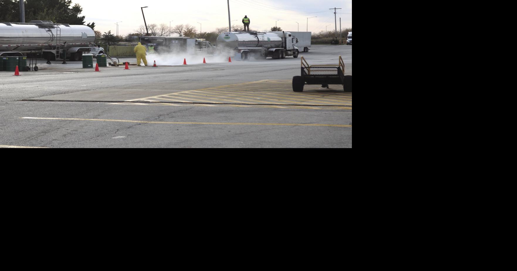 Ceci: no evacuations needed as crews clean up nitric acid spill in ...