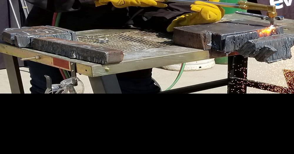 Twin Lakes' Kim Rosenbaum among finalists for Teaching Excellence prize ...