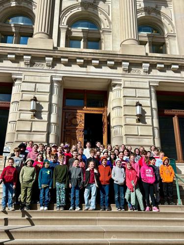Local fourth grade students visit Indiana Statehouse | News | newsbug.info