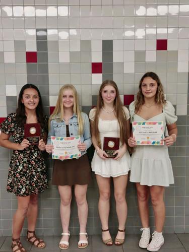 South Newton hosts fall sports banquet | Sports | newsbug.info