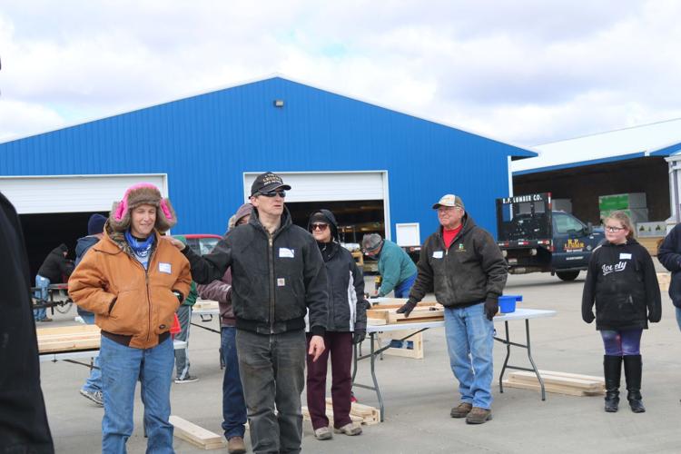 40 volunteers make beds for Watseka area children | News | newsbug.info