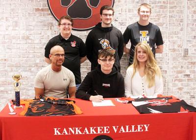 KV senior becomes first ESports college signee at school | Sports ...