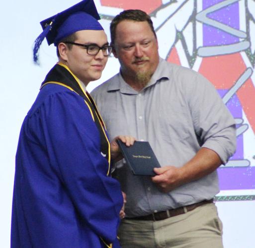 Iroquois West High School presents commencement ceremony | | newsbug.info