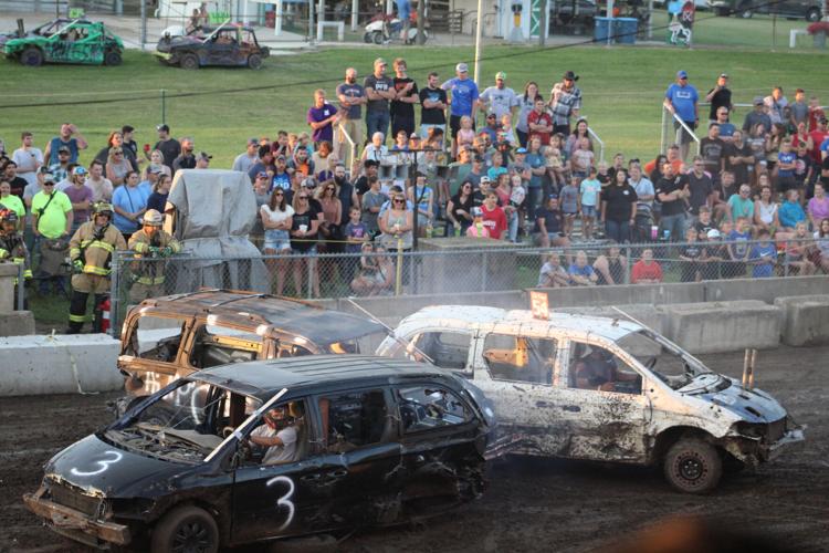 Demolition derby draws crowd to grandstand at Iroquois County Fair ...